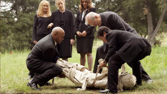 Six Feet Under TV Review | Common Sense Media