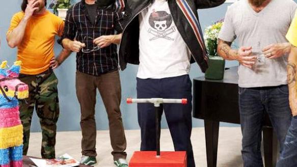 Jackass 3-D Movie Review | Common Sense Media