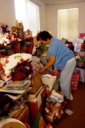 Hoarders TV Review | Common Sense Media